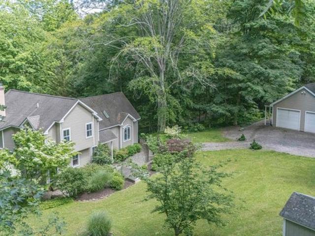 975 Taylorsville Rd, Washington Crossing, PA 18977