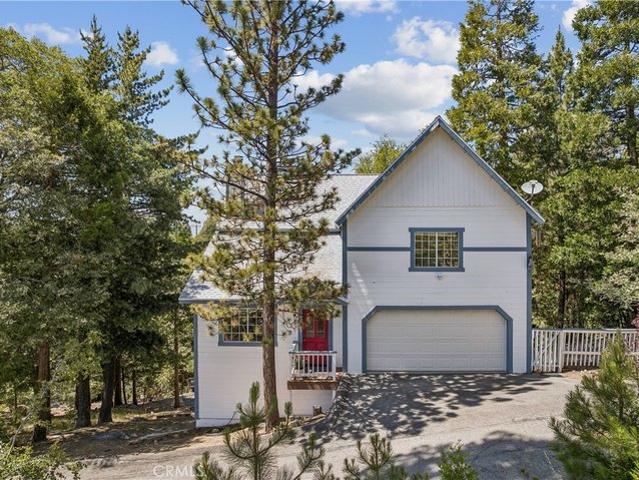 975 Teakwood Dr, Lake Arrowhead, CA 92352