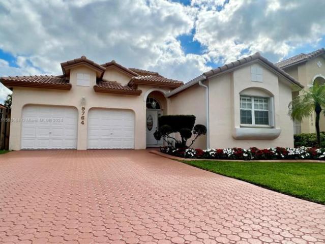 9764 NW 32nd St, Doral, FL 33172