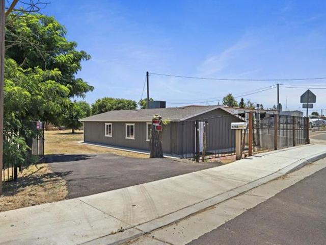 9764 Hinton Ave, Delhi, CA 95315