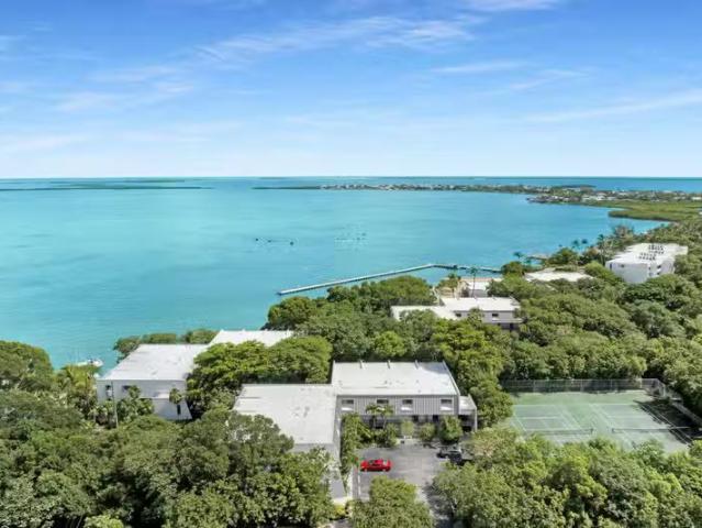 97652 OVERSEAS HWY APT M10, KEY LARGO, FL 33037 Condo/Townhome.
