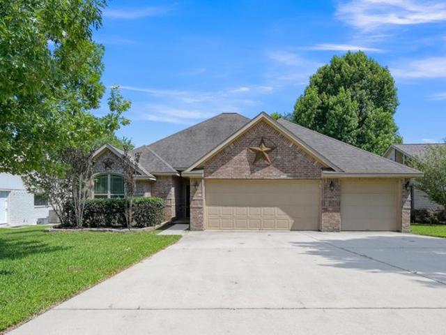 9766 Twin Shores Dr, Willis, TX 77318