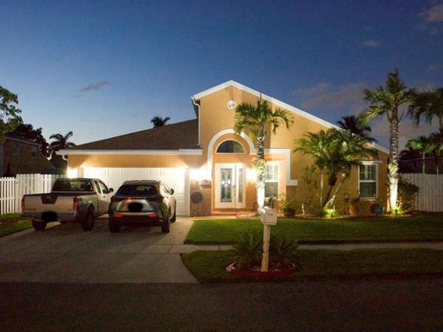 9761 Atlantic Dr, Miramar, FL 33025