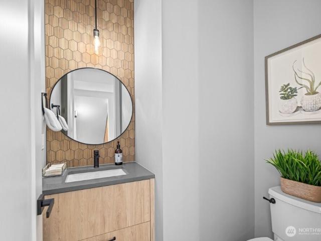 976 7th Ave NW, Unit, Issaquah, WA 98027 | MLS #2494