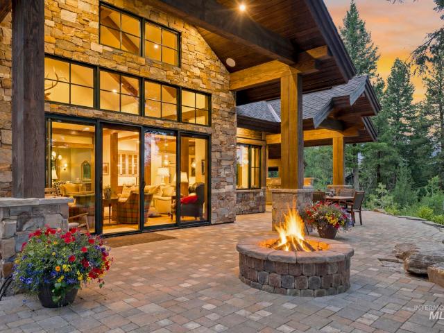 976 Discovery Drive