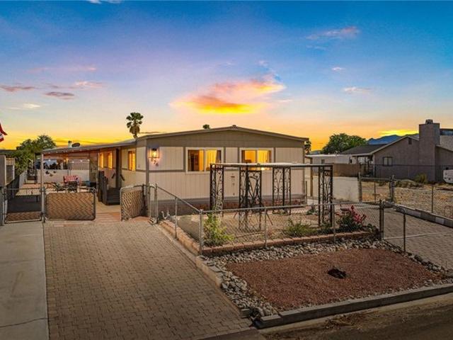 976 Holly St, Bullhead City, AZ 86442