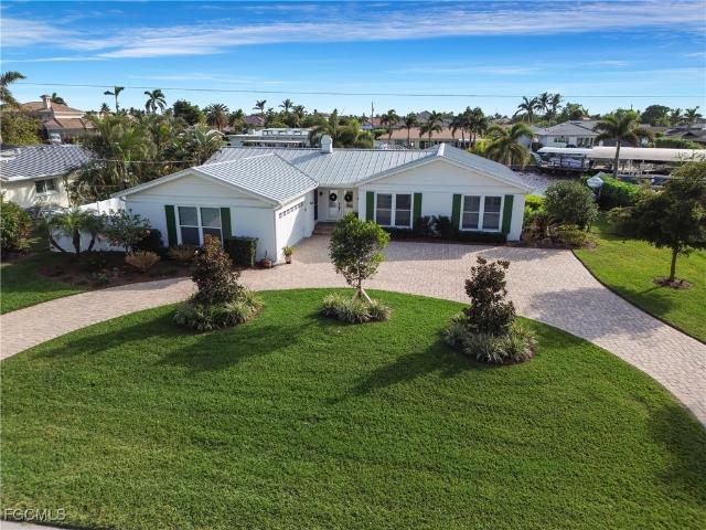976 N Town and River Dr, Fort Myers, FL 33919 | MLS #2026000 | Compass