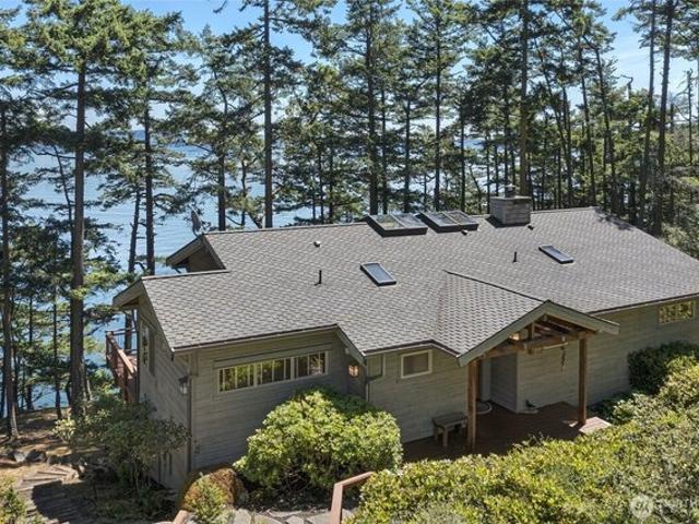 976 San Juan Dr, Friday Harbor, WA 98250