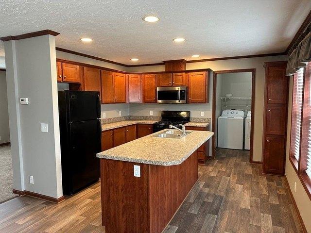 9775 Russell St, Northville, MI 48167