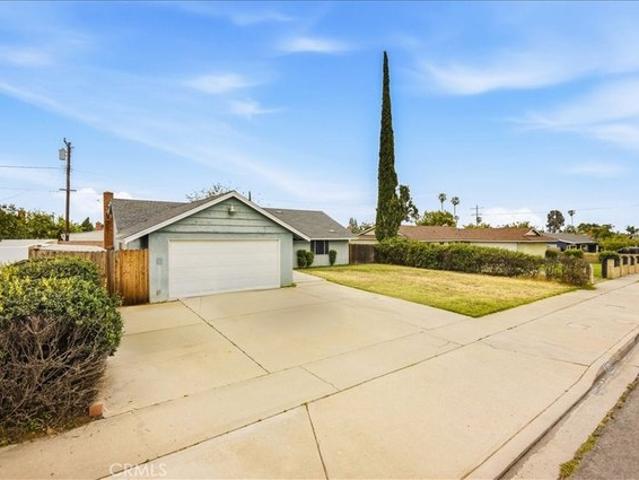 9775 Vine St, Bloomington, CA 92316