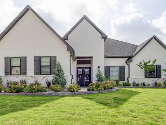 9776 Greenridge View Dr, Willis, TX 77318