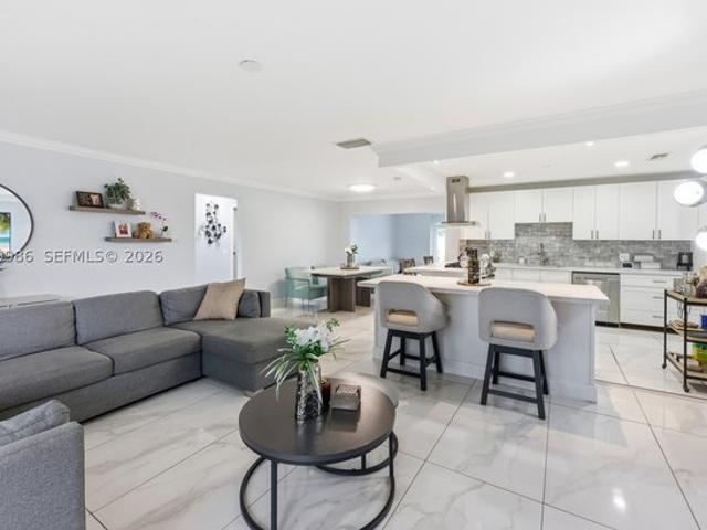 9771 NW 24th Pl, Sunrise, FL 33322
