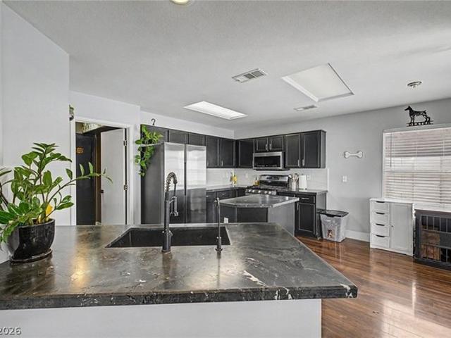 977 Cedar Pines St, Henderson, NV 89011