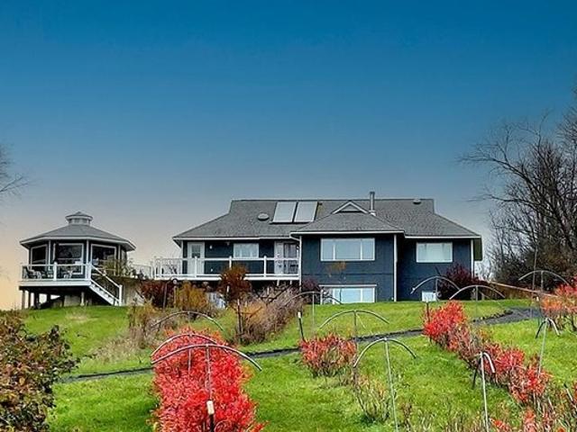 977 Bates Rd, Shoreham, VT 05770