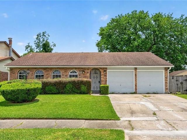 977 E Lexington Ave, Gretna, LA 70056