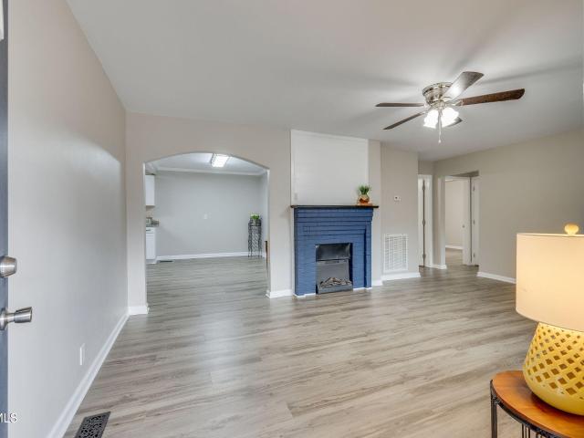 977 Kinsler Pvt Lane