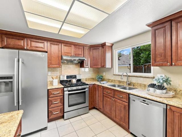 977 Ivory Creek Drive