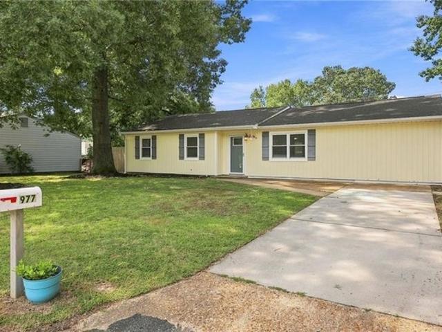 977 Oak Forest Ct, Virginia Beach, VA 23464