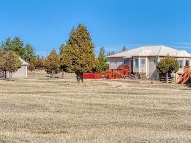 977 Old Sundance Rd, Moorcroft, WY 82721
