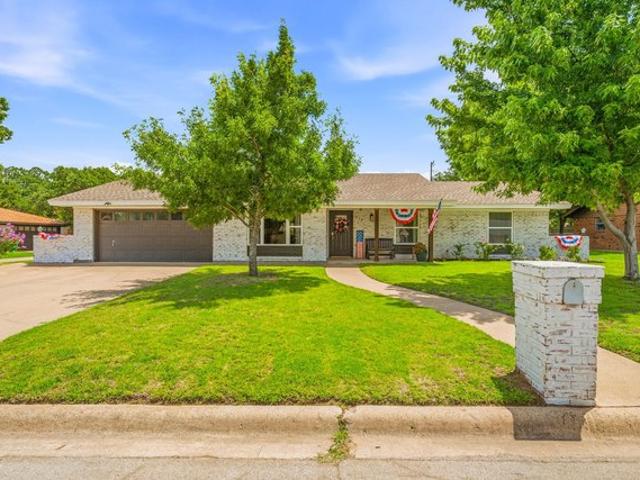 977 Mockingbird St, Stephenville, TX 76401