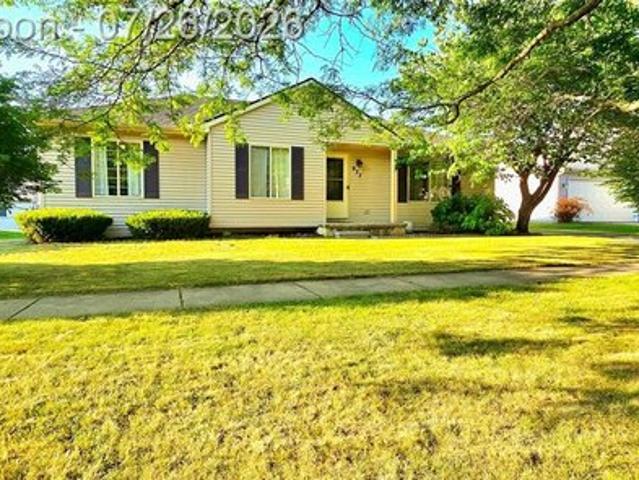 977 Town Trl, Pinckney Vlg, MI 48169