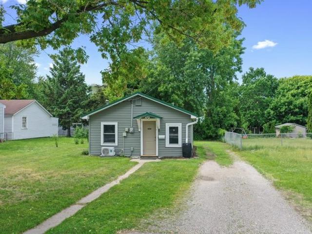 977 Velp Ave, Green Bay, WI 54303