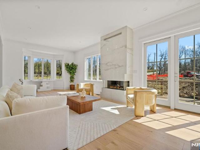 978 Closter Dock Road, Alpine, US, NJ