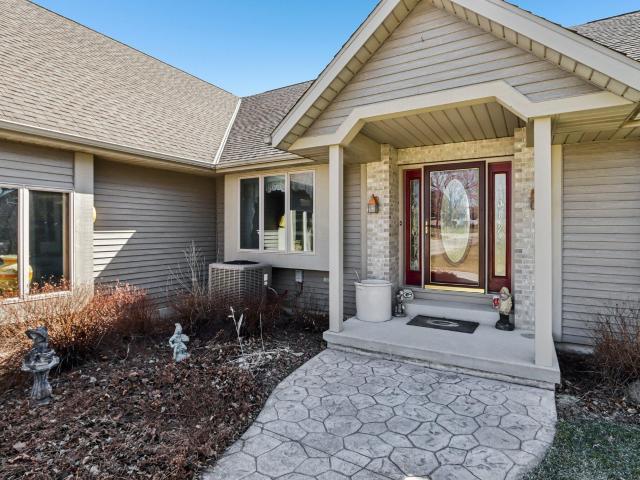 978 N Dewey Ave
