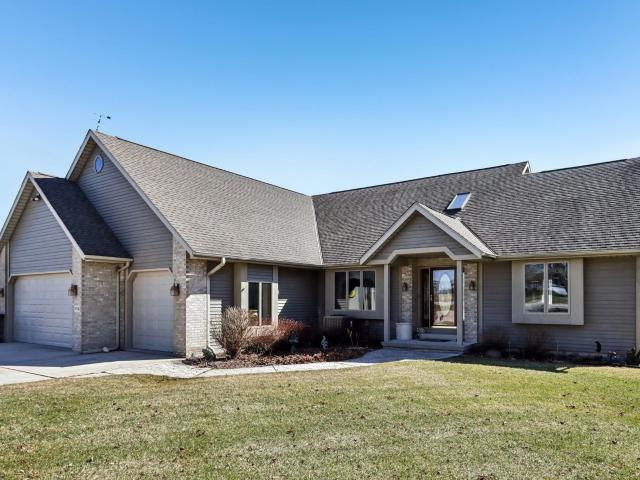 978 N Dewey Ave, Jefferson, WI 53549 | MLS #2019 | Compass