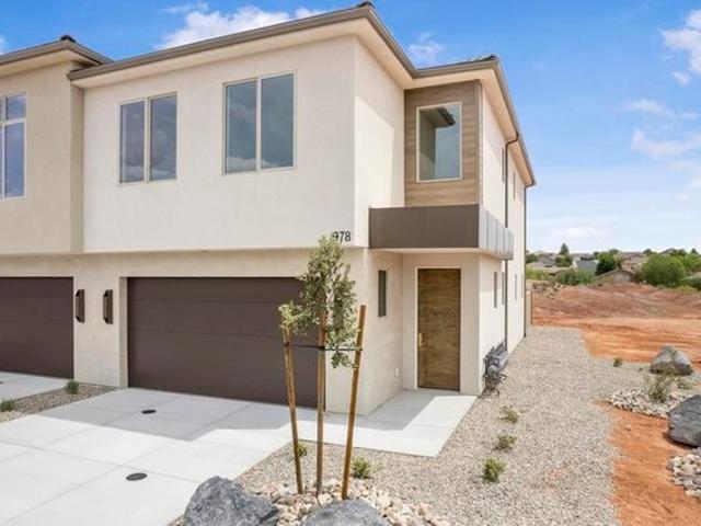 978 N Manen St, Washington, UT 84780