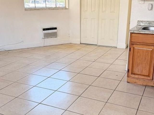 978 Pompano 1 Bedroom Apartment for Rent at 978 Sw 10th Dr, Pompano Beach, FL 33060