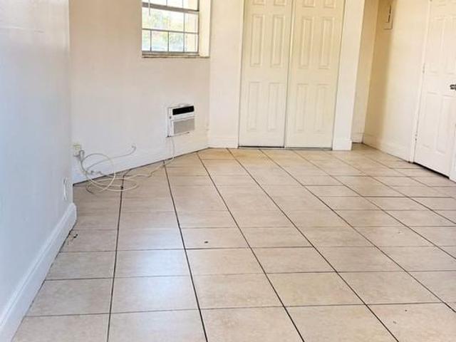 978 Pompano 1 Bedroom Apartment for Rent at 978 Sw 10th Dr, Pompano Beach, FL 33060