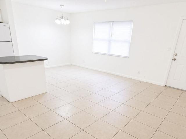 978 Pompano Studio Apartment for Rent at 978 Sw 10th Dr, Pompano Beach, FL 33060