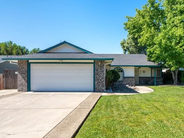 978 Partridge Dr, Redding, CA 96003