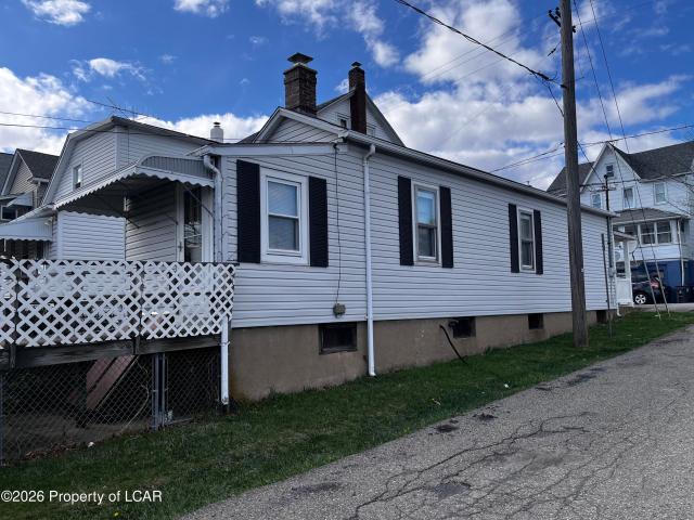 978 Walnut Street