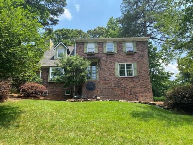 9795 Summer Oaks Dr, Roswell, GA 30076