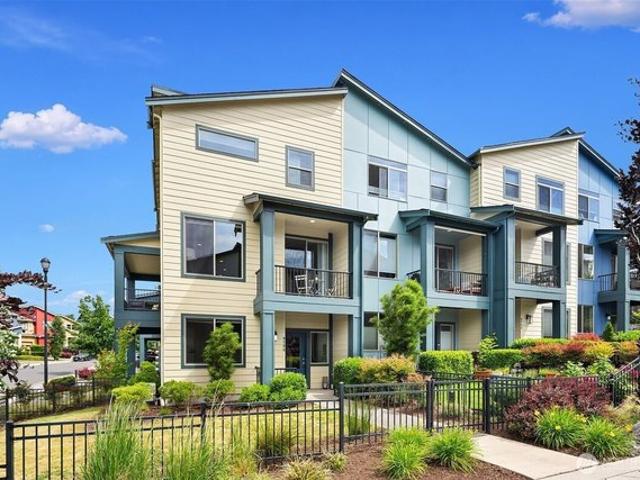 9796 11th Ave SW, Seattle, WA 98106