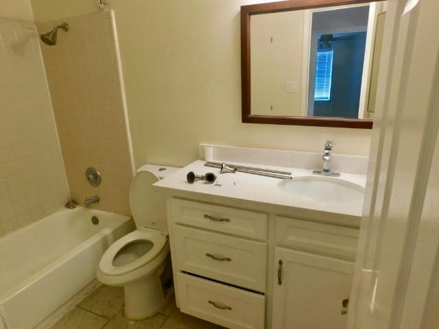 9797 Leawood Blvd, Unit 402, Houston, TX 77099 | MLS #60042