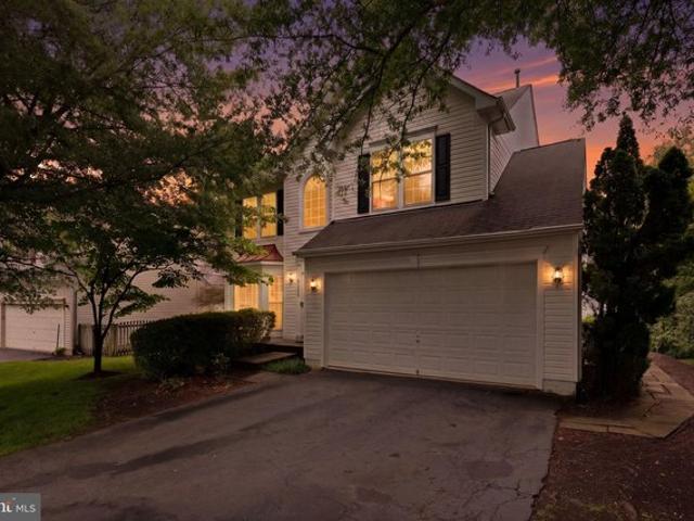 9799 Lorraine Carol Way, Lorton, VA 22079