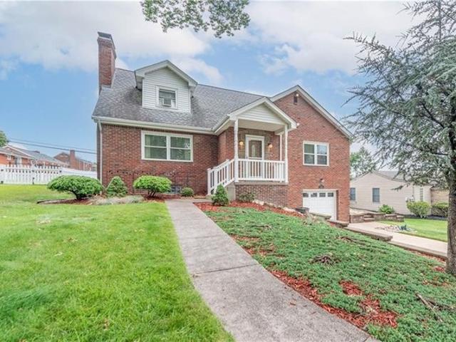 979 Crest Ln, Carnegie, PA 15106