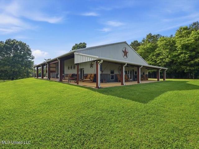 979 Barker Rd, Morton, MS 39117