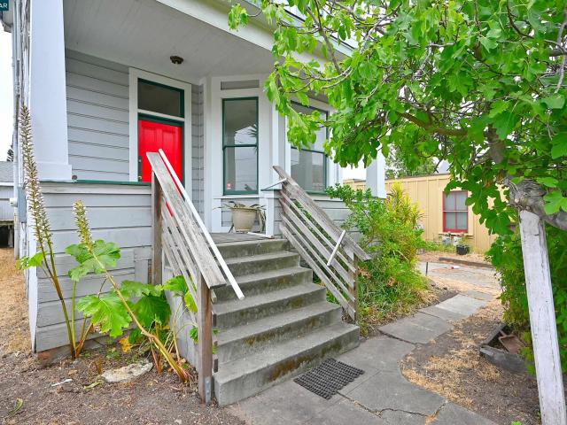 979 Grace Ave