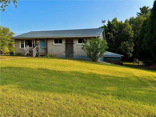 979 Dogwood Ln, Coopersburg, PA 18036