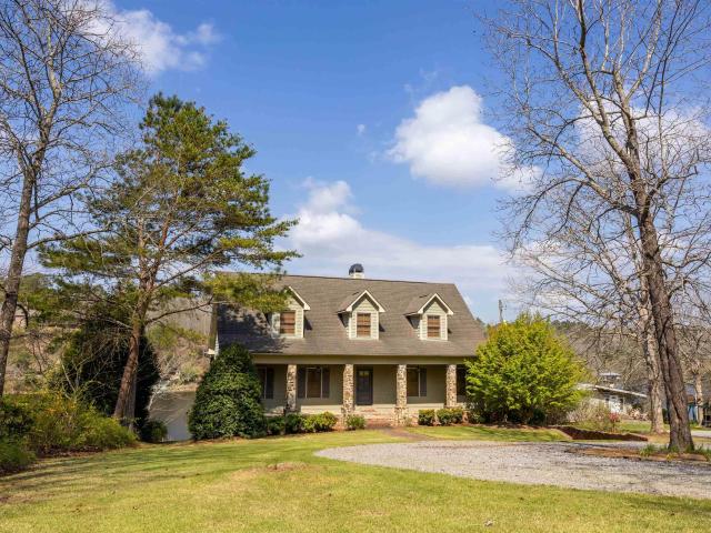 979 Kennedy Drive
