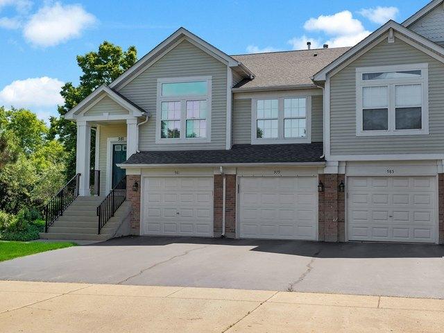 979 Huntington Dr Unit 979, Elk Grove Village, IL 60007
