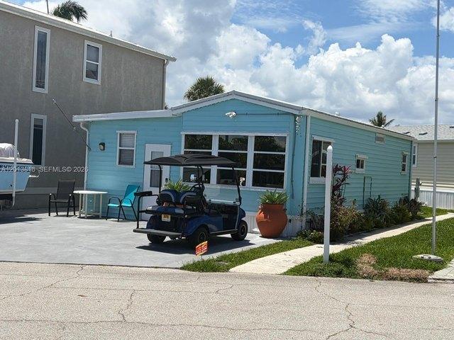 979 Nettles Blvd, Jensen Beach, FL 34957