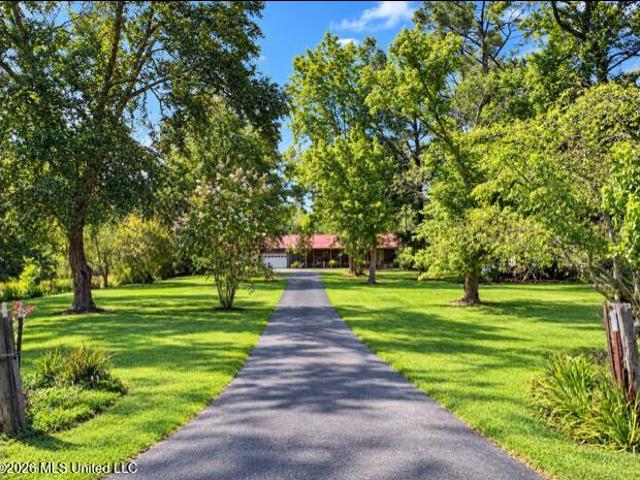 979 Snow Lake Drive