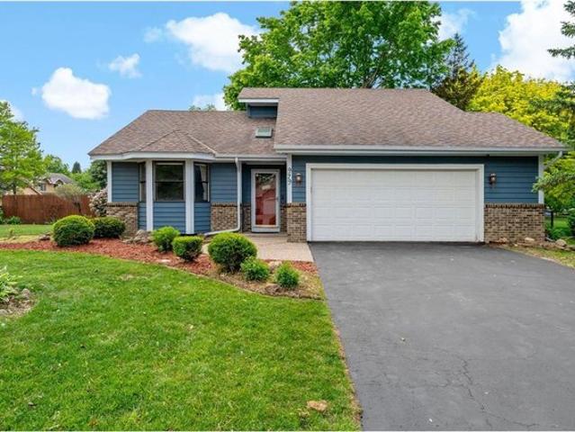 979 Pointe Way, Eagan, MN 55123