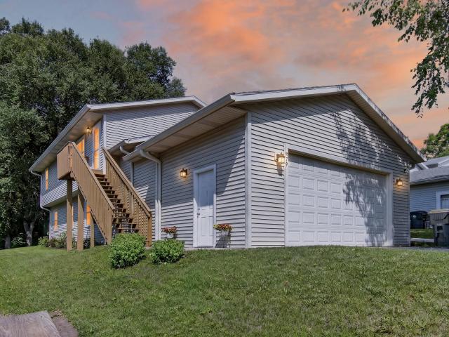 979 Rhyners Ln