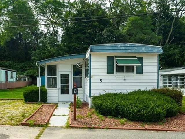 979 Toll Gate Rd, Warwick, RI 02886